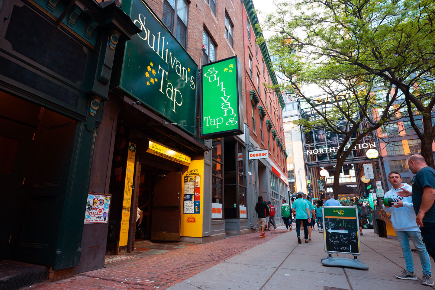 Where to Find the Best Sports Bars in Boston · The Food Lens
